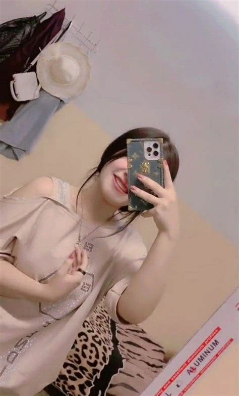 صور بنات كيوت 🥺💗 In 2022 Mirror Selfie Selfie Scenes