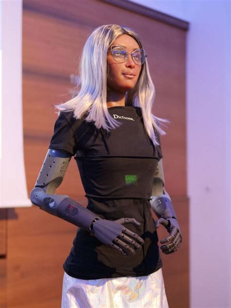 Worlds First Ai Robot Ceo Also Becomes An Honorary Professor