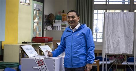 Miles De Taiwaneses Acuden A Las Urnas Para Votar La Destitución De Más De 20 Legisladores