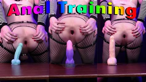 Fettärschiger Femboy Dehnt Ihr Enges Loch Mit Einem Großen Schwanz Und