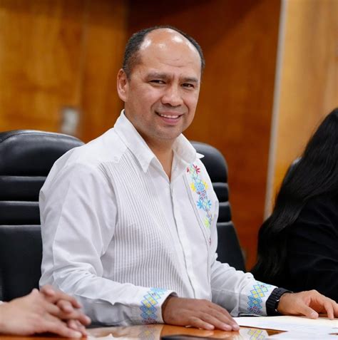 Alejandro Robles Oficial