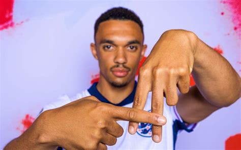 ال‌کلاسیکو در نقل و انتقالات؛ بارسلونا هم ترنت الکساندر آرنولد را می‌خواهد طرفداری