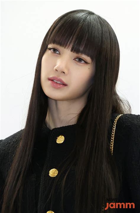 Lisa Celine Pop Up Store In Korea Lalisa Manoban Blackpink Lisa