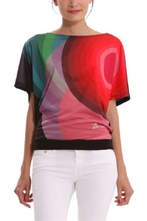 Descubre las últimas novedades de Desigual El diablo viste de Zara