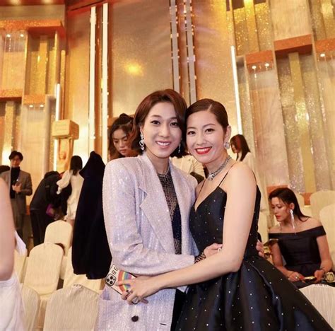 钟嘉欣与好友颁奖礼后台合影 秦沛黄宗泽吴卓羲等亮相新浪图片