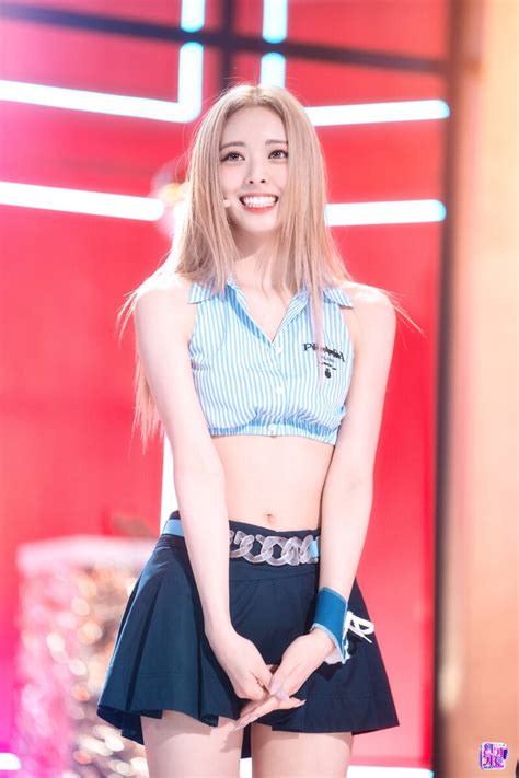 220717 Itzy Yuna Sneakers At Sbs Inkigayo Kpopping