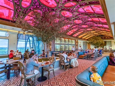 Why You Should Definitely Stay At This Underrated Disney World Resort
