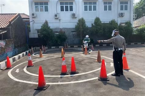 Resmi Buku Ujian Teori Pembuatan SIM Telah Diluncurkan Korlantas Polri Kami Hidangkan