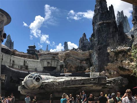 First Look At Star Wars Galaxys Edge In Hollywood Studios Chip And