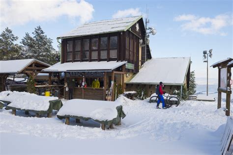 Chatu Hrešná V Košických Kavečanoch Navštevuje čoraz Viac ľudí Regiónyzoznamsk