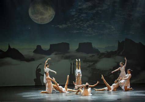 El Festival De Danza De Adagio Llena El Auditorio De Arte Y Solidaridad