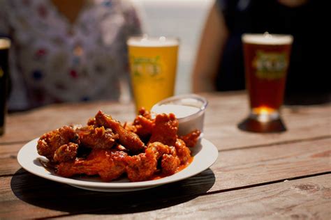 Lucky Irish 3 ¡2 Tarros Y 1 Orden De Alitas Por 270