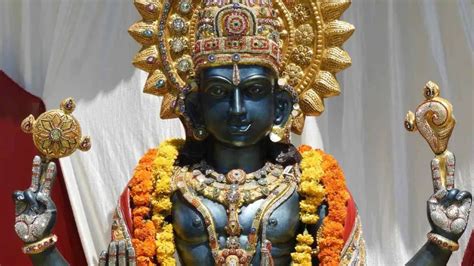 कब पड़ेगी भगवान विष्णु की कृपा बरसाने वाली इंदिरा एकादशी जानें पूजा