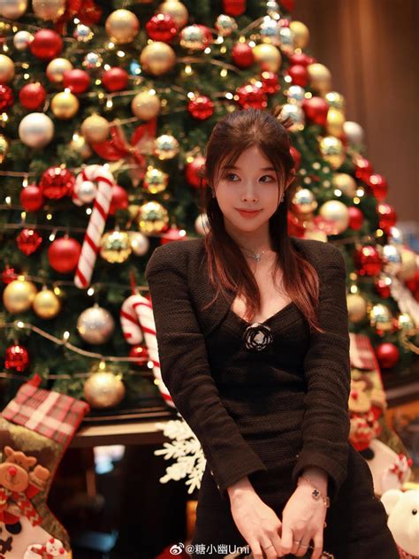 Doinb妻子糖小幽晒照：平安夜快乐，我的互联网兄弟姐妹们！