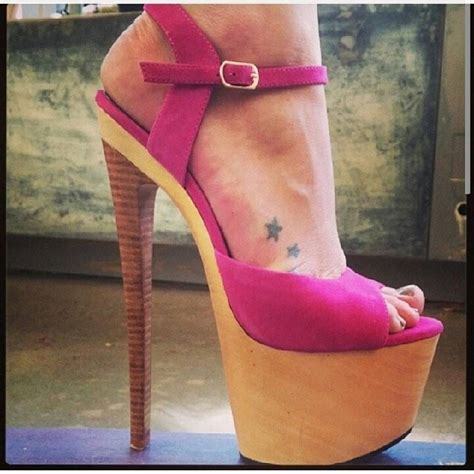 Feetporn Feetfetish Shoesporn Highheels Feetjob Sexyfeet