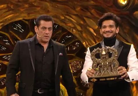 Bigg Boss Winner Munawar Faruqui Beat Abhishek Kumar With THESE