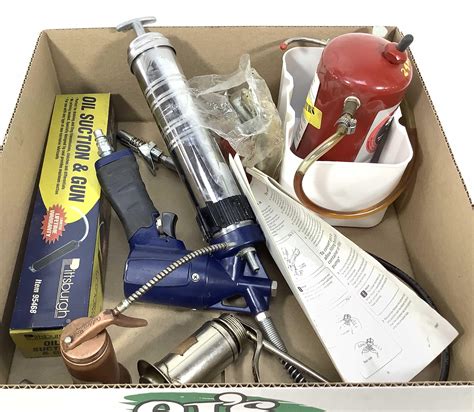 Lot Oil Cans And Grease Guns