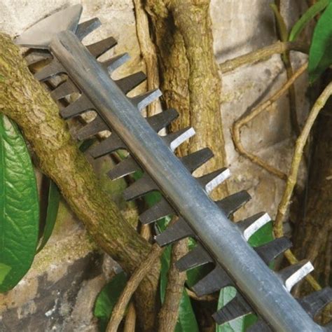 Кусторез Bosch Advanced HedgeCut 70