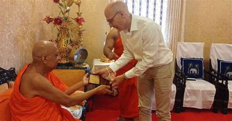 මල්වතු මහා නා හිමිගෙන් මානව හිමිකම් කොමසුරුට සැර ප්‍රකාශයක් Lankadeepa Online