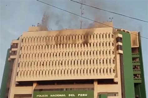 Un Incendio Se Registró En La Dirincri En El Centro De Lima Infobae