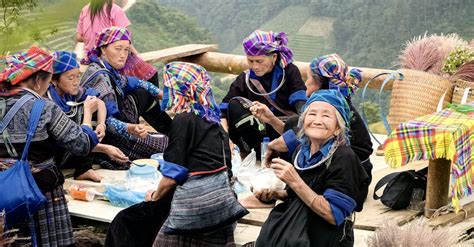 베트남 옌바이yên Bái의 몽족 여성 모임 · 무료 스톡 사진