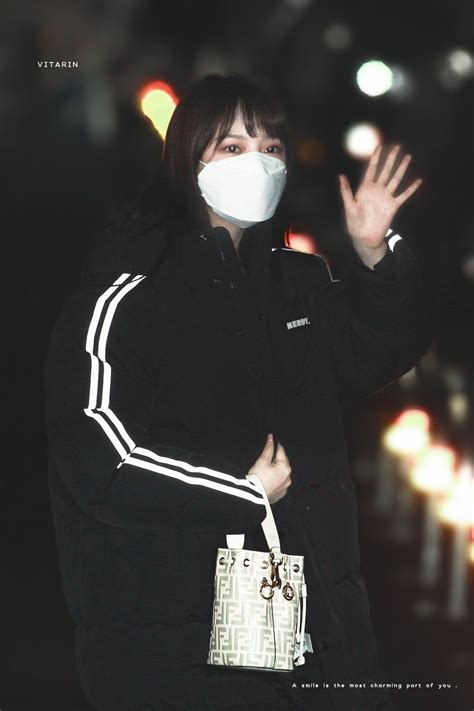 𝕍𝕀𝕋𝔸ℝ𝕀ℕ On Twitter 201218 가요대축제 출근퇴근 예린 여자친구 예린 Gfriend Yerin