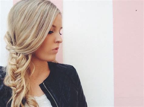 Side Fishtail Braid With Curls Braids With Curls Fish Tail Side Braid Fish Tail Braid