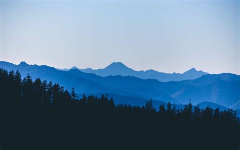 100 4k Minimalist Wallpapers