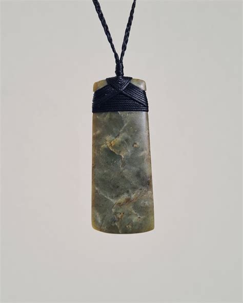 Large Pounamu Toki Tuhuru Taonga