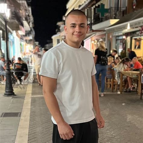 Stanimir Dinkov Stanimir Dinkov 05 • Threads Say More