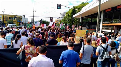 Manifestantes Protestam Contra Reforma Da Previdência Em Londrina Tem