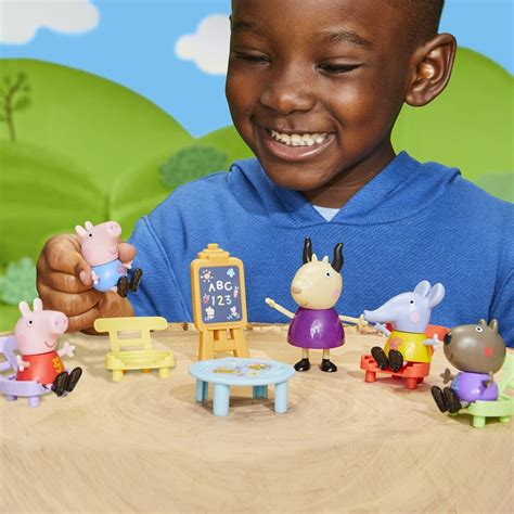 Hasbro Peppa Pig Playgroup Playset With 5 Figures And 6 Accessories