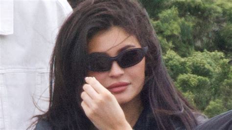 Kylie Jenners Shrinking Frame Drowns In Leather Outfit As Star Goes