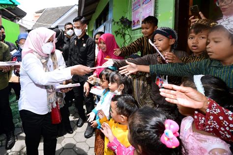 FOTO Ibu Iriana Dan Anggota OASE KIM Kunjungi Kampung Sentra Bakpia Pathuk