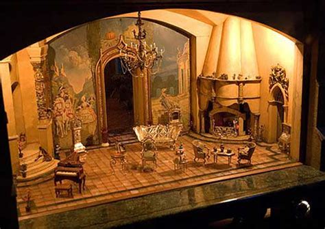 Whats Going On With Dollhouse Collectibles Discover Vintage America