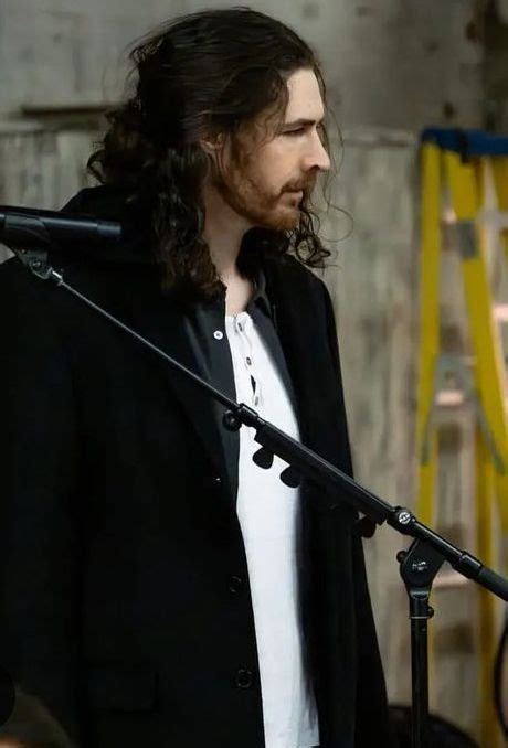 Pin By Lana Charlotte On Andrew Hozier Byrne Hozier Hot Irish Men
