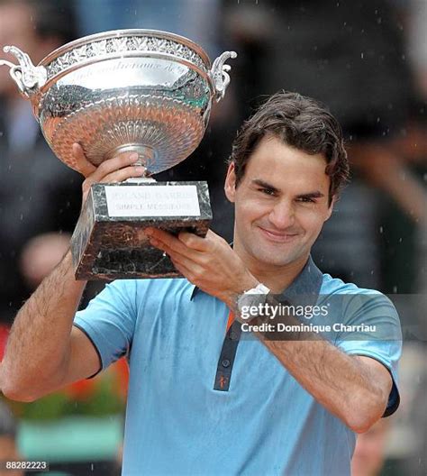15978 Roger Federer Roland Garros Photos And High Res Pictures Getty