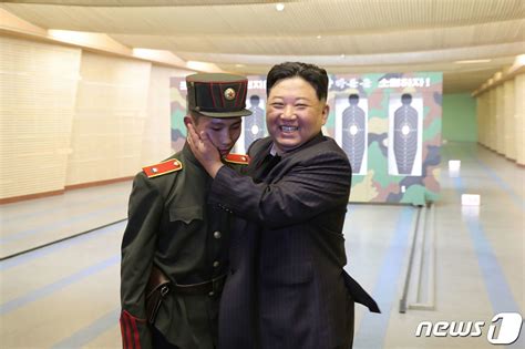 만경대혁명학원 찾아 교육실태 점검한 북한 김정은 네이트 뉴스