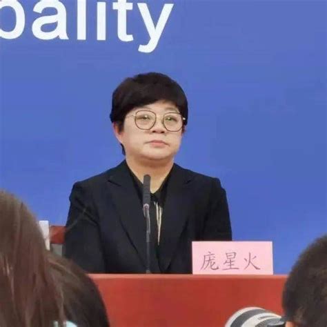 北京1感染者3次上公厕，引发近40人感染！北京24小时新增53例本土感染者北京新增本土感染50例 详情公布北京1人3次上公厕引发近40人感染