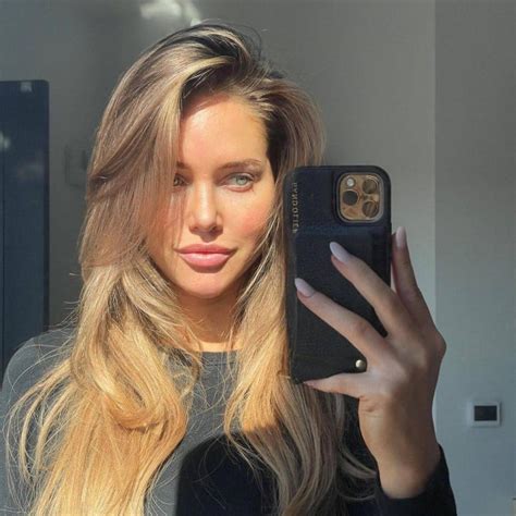Meet Model Kourtney Kellar Wife Of The Nbas Isaiah Hartenstein The Couple Met On Instagram In