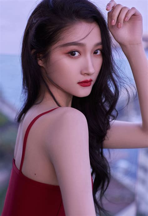 China Entertainment News Yao Chen Keeping Fit