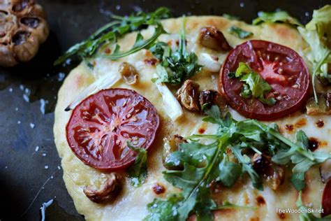 Roasted Garlic Pizza With Heirloom Tomatoes The Wooden Skillet