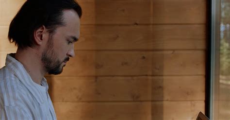 가상 작업 공동 작업 공유 작업 공간 기술 기술 라이프 스타일 노트북 데스크탑 설정 독창성 디지털 유목민 라이프스타일 목조 인테리어 상호 작용 생산성