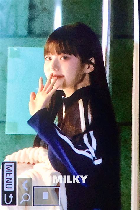 더쿠 영락없이 야자하러 들어가는 고딩같음