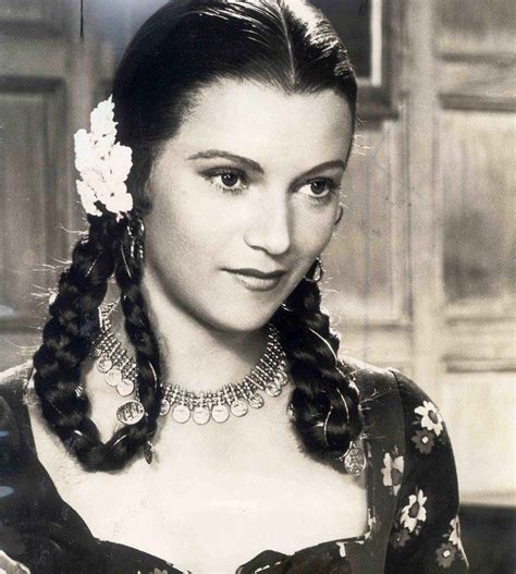 Suzanne Charpentiers Instagram Twitter And Facebook On Idcrawl