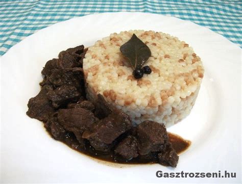 Vörösboros szarvaspörkölt Hungarian Recipes Hungarian Food Best Foods Oatmeal Muffin