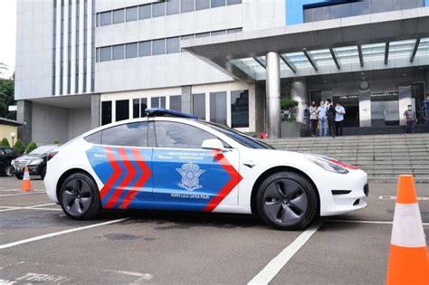 Canggih Inilah Spesifikasi Mobil Polisi Listrik Besutan Tesla