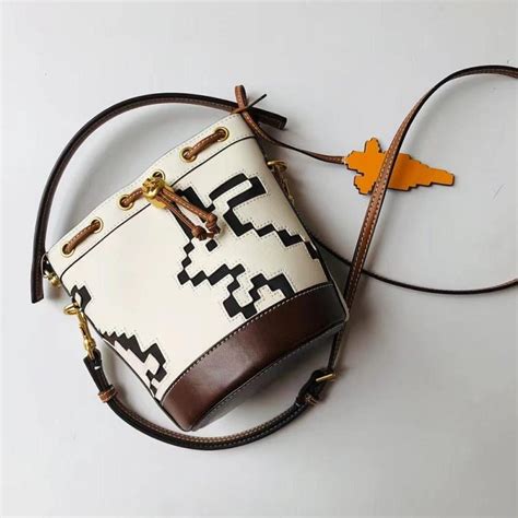 限時特惠 Usa美國留學生代購 Tory Burch Tb 湯麗柏琦女士迷你水桶包 兔年新春可愛兔子元素 斜挎包 抽繩設計 百搭容量大