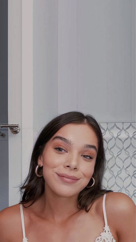 Hailey Steinfeld Wallpaper Hailee Steinfeld Makeup Sagittarius Women