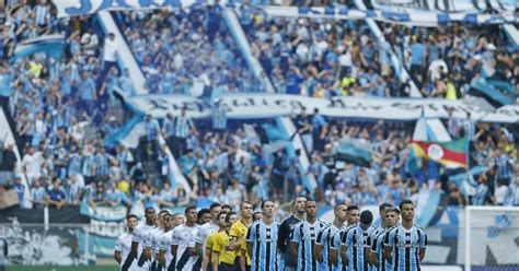 Grêmio Quebra Próprio Recorde De Público Na Série B E Número De Sócios